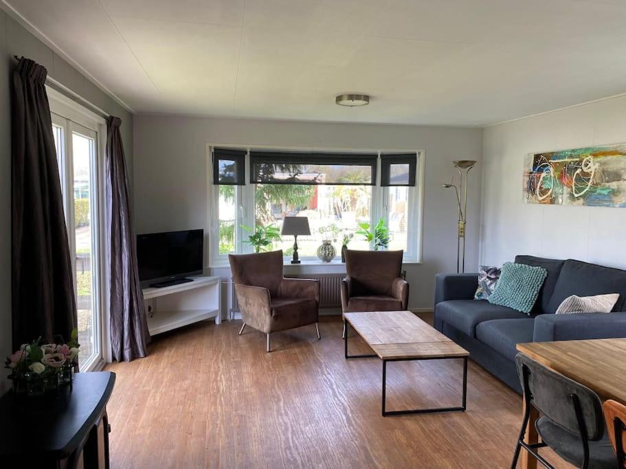 Chalet with 2 bedrooms for 4 people for rent in Hoorn Netherlands ...