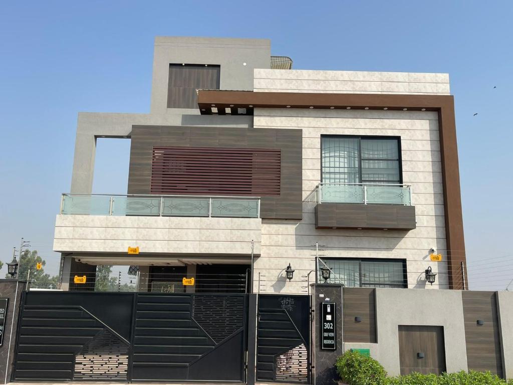 Luxury 5BR House, Bahria Town, Lahore (updated prices 2025)
