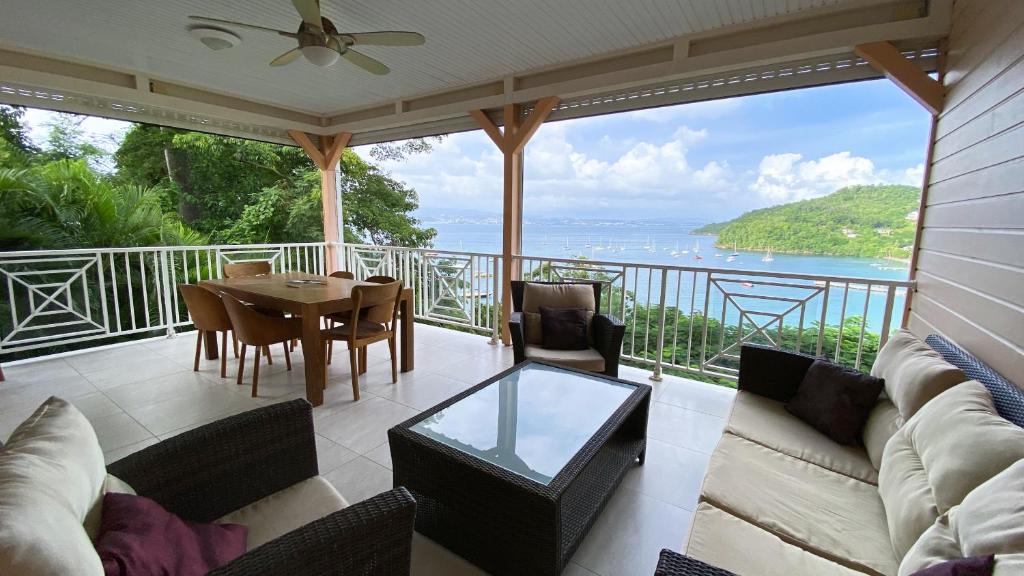 Ti Plage, Superbe villa mitoyenne T4 avec sublime vue mer, Les Trois-Îlets (updated prices 2025)