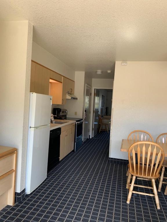 Surfside Resort, Rockaway Beach (updated prices 2025)
