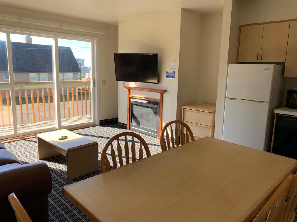 Surfside Resort, Rockaway Beach (updated prices 2025)