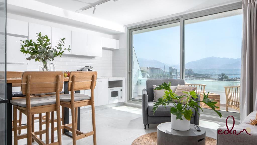 דירה עם נוף לים 50 מטר מהחוף - By Edom, Eilat – Updated 2024 Prices