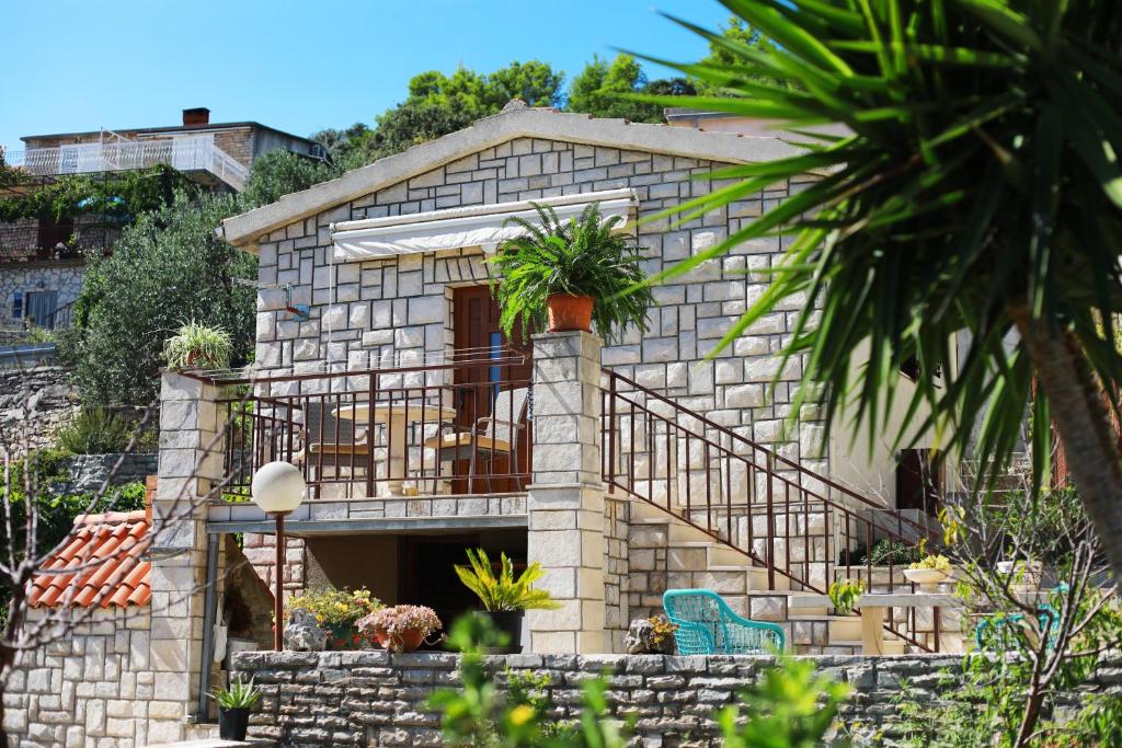 Small stone house in a quiet place island Solta, Stomorska – Updated ...