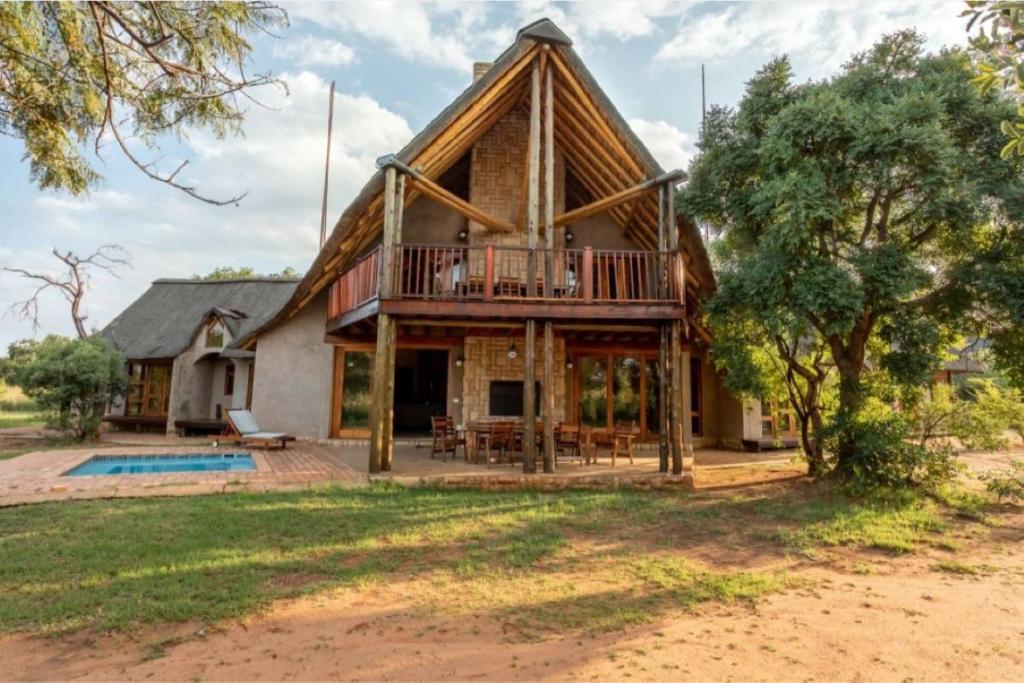 Zebula Golf Estate and Spa - Monkeys Menace - 14 pax - Moi Signature ...