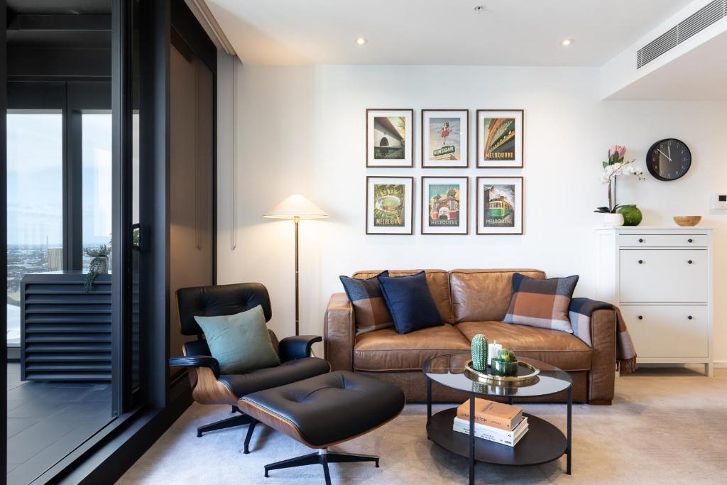 Fantastic Views at Luxury Prima Pearl Tower, Melbourne (updated prices ...