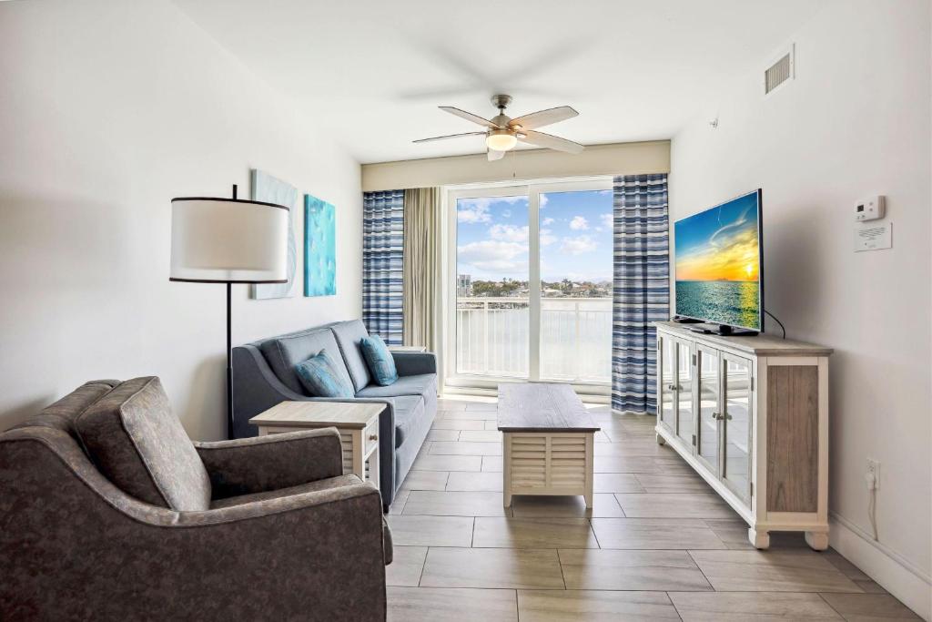 Oceana 305 East, St Pete Beach (updated prices 2026)