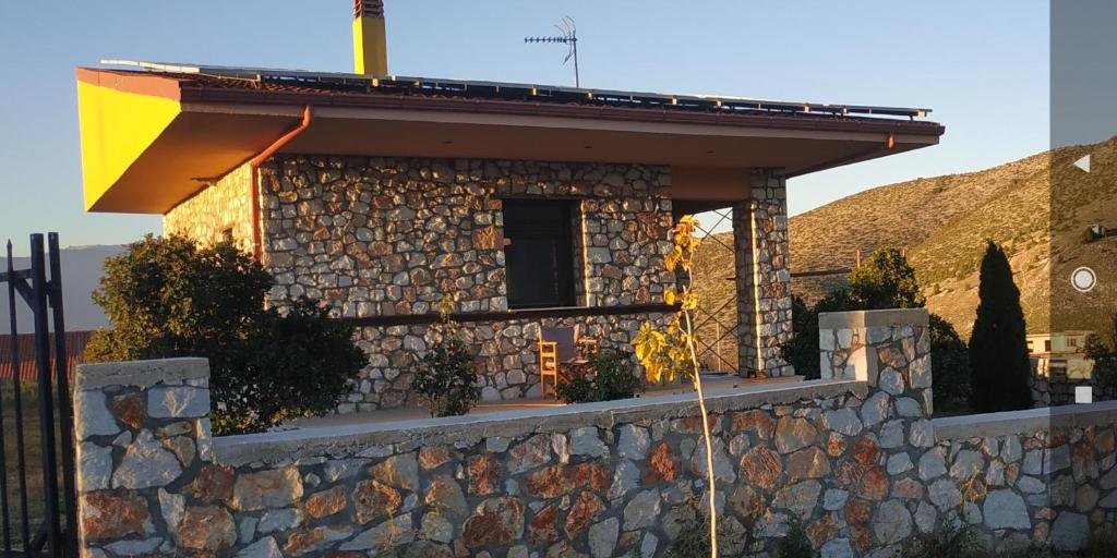 ΤΟ ΗΛΙΟΠΕΤΡΟΣΠΙΤΟ ΣΤΗΝ ΑΡΧΑΙΑ ΒΟΚΕΡΙΑ, Peraía – Precios actualizados 2023