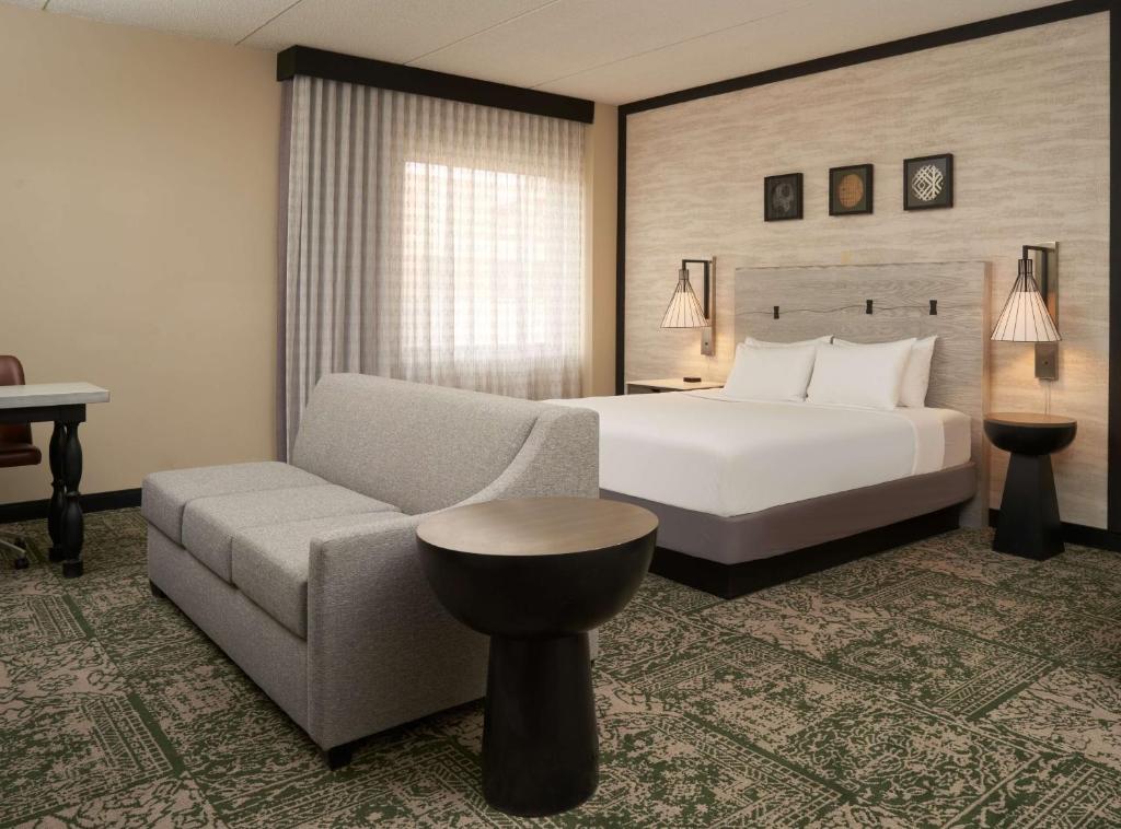 Hilton Appleton Paper Valley, Appleton (updated prices 2025)