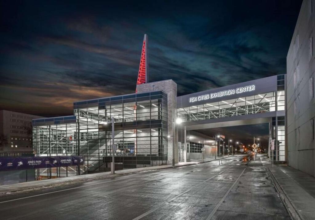 Hilton Appleton Paper Valley, Appleton (updated prices 2025)