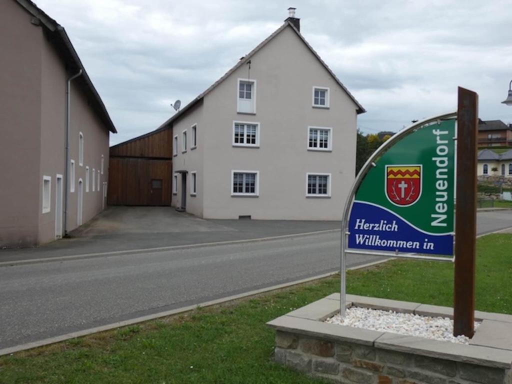 Cozy and charming holiday home in the Eifel, Neuendorf (updated prices ...