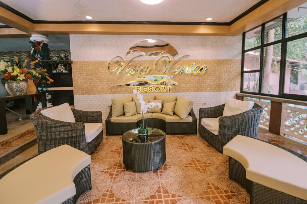 Vista Venice Resort, Morong (updated prices 2025)