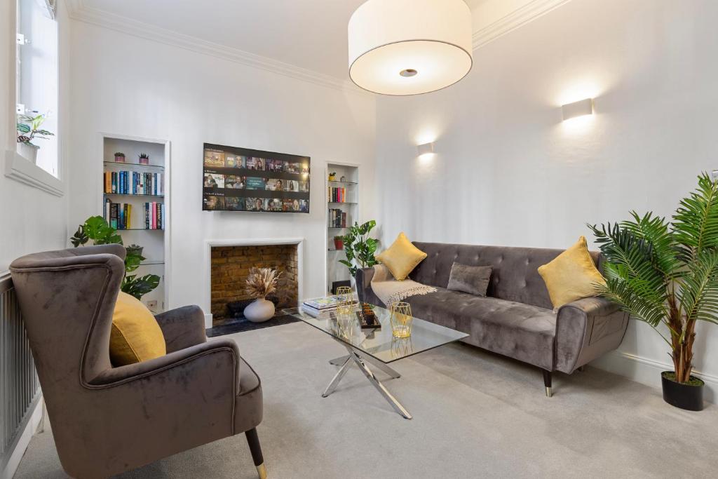Harrods 2 Bed Lux Flat w/patio, London (updated prices 2026)