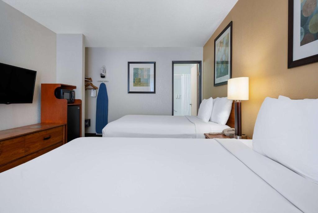 Days Inn by Wyndham Encinitas Moonlight Beach, Encinitas (updated ...