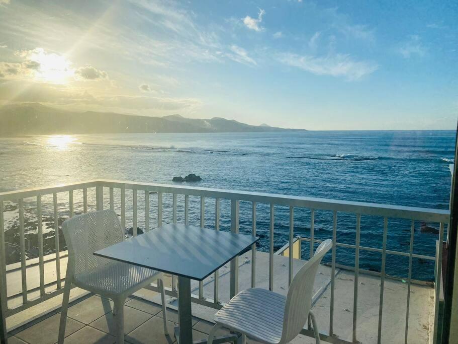 Beach Front Studio. OceanView Terrace. FastWifi, Las Palmas de Gran ...