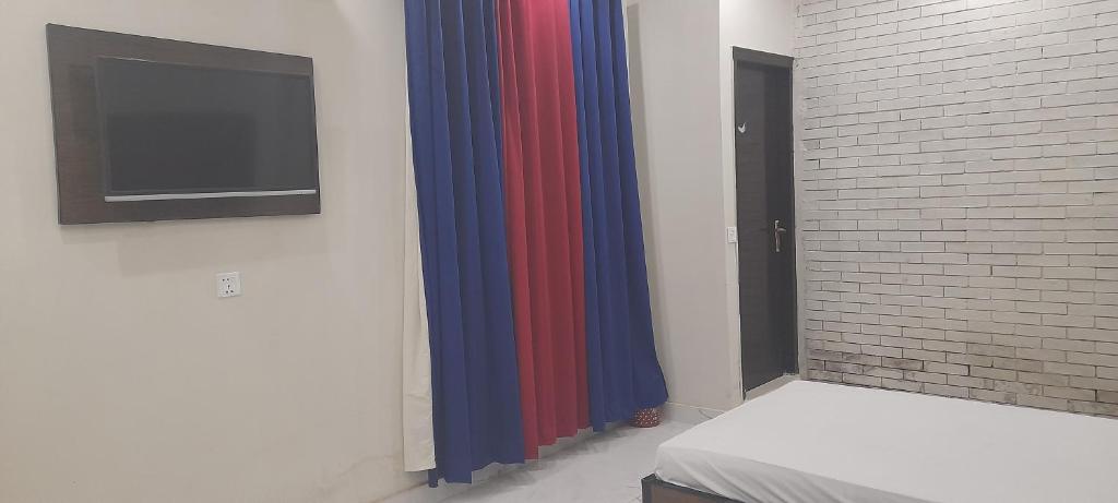 Hotel Prime Rose, Lahore (updated prices 2025)
