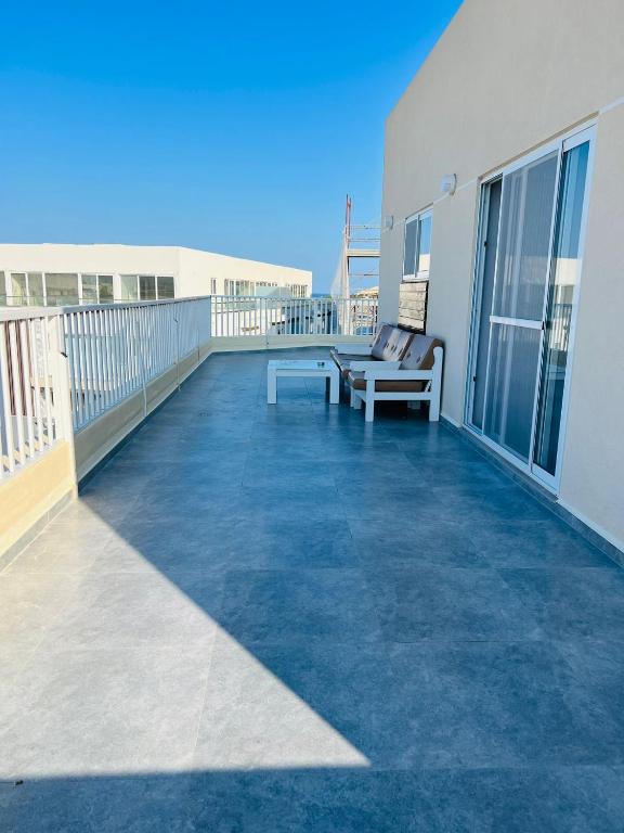 SinSea Penthouse, St Paul's Bay (updated prices 2025)