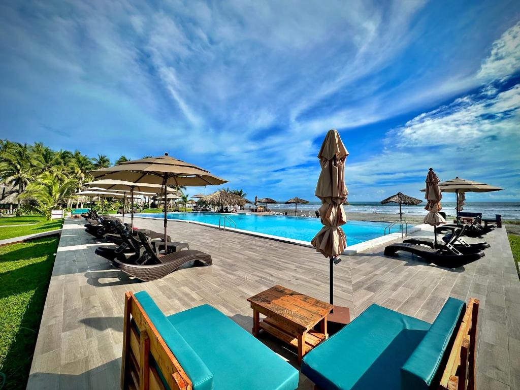 HOTEL TESORO BEACH, San Luis La Herradura (updated prices 2025)
