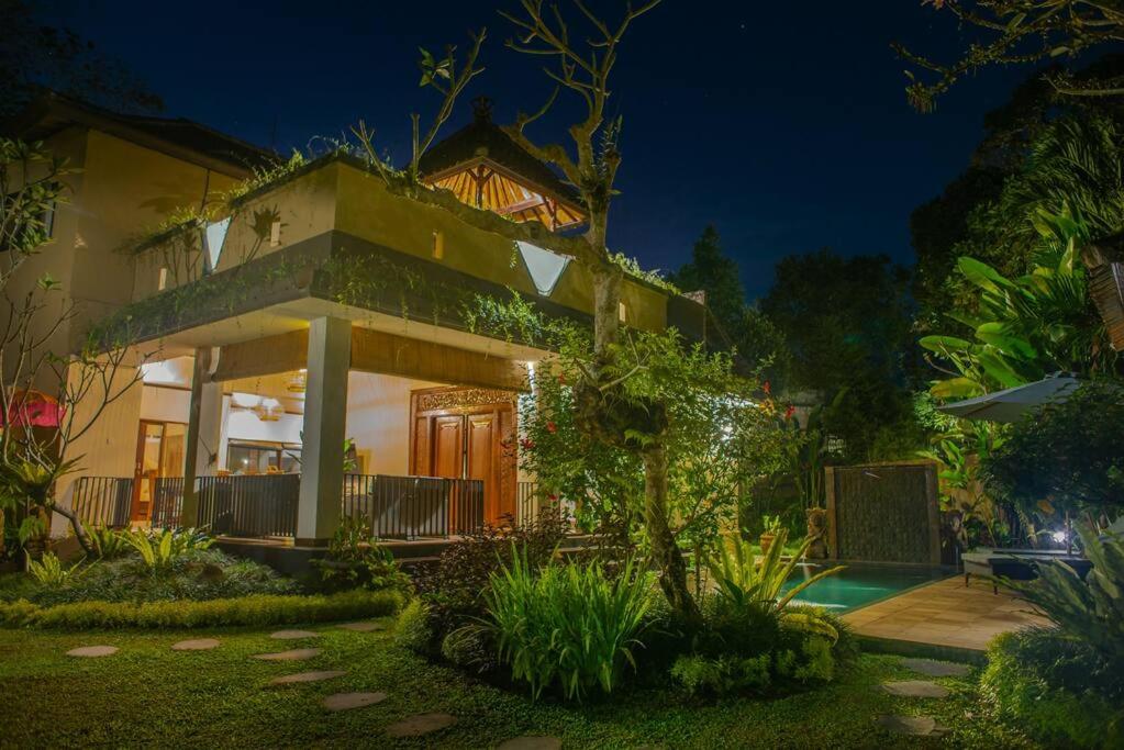 Huge Villa w/ Pool and Spectacular Rooftop Patio!, Ubud (updated prices ...