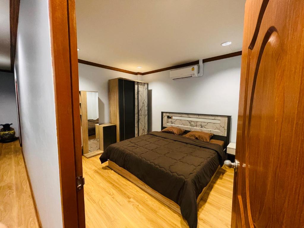 Private rooms in Phatumwan Chula near Samyan, Chinatown, Jay-o Siam ...