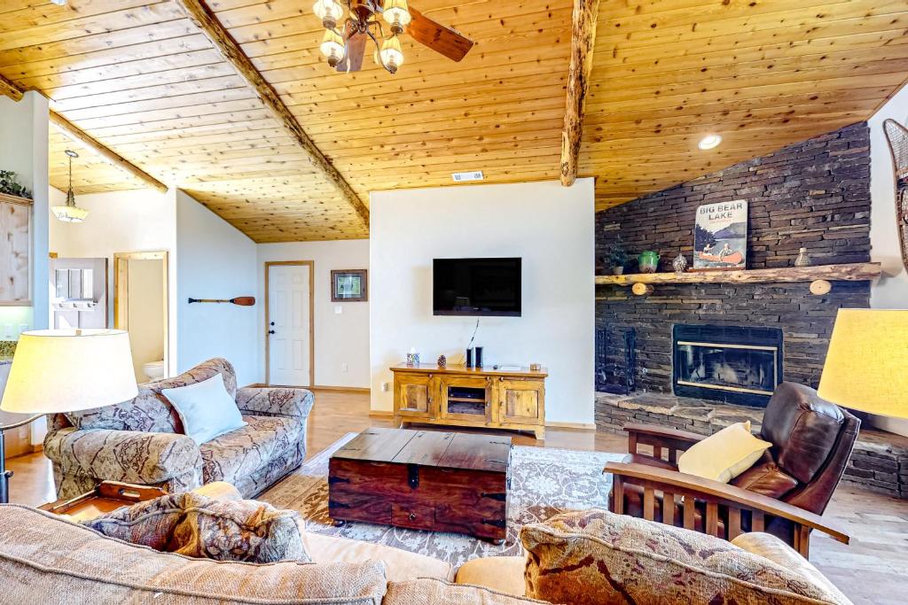 Snowline on Shasta, Big Bear Lake – Updated 2024 Prices