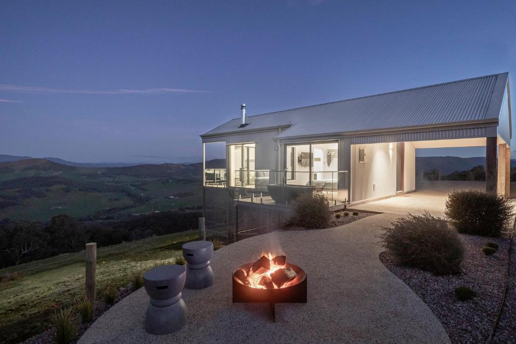 The Lookout by Mt Bellevue, Myrrhee (updated prices 2025)