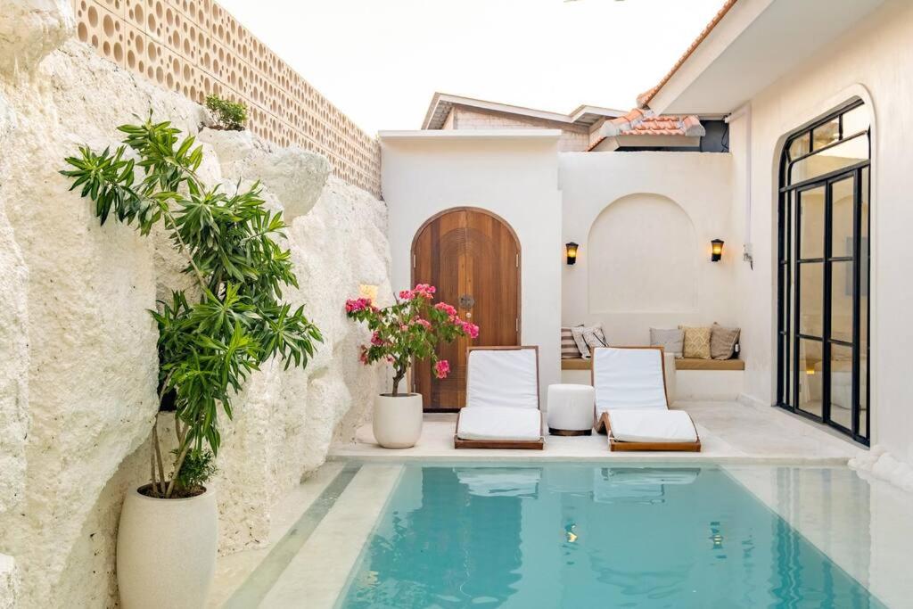 Villa Casa Thalasa with Waterfall Great Location, Canggu (updated ...