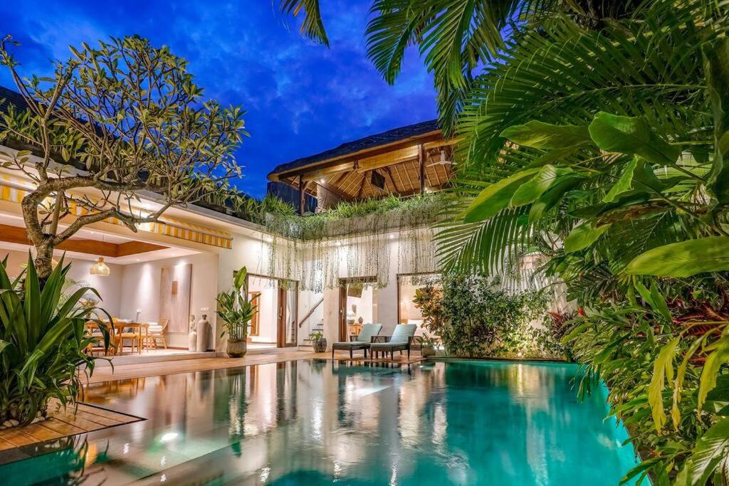 Frangipani Villa Putih at Berawa, Canggu (updated prices 2026)