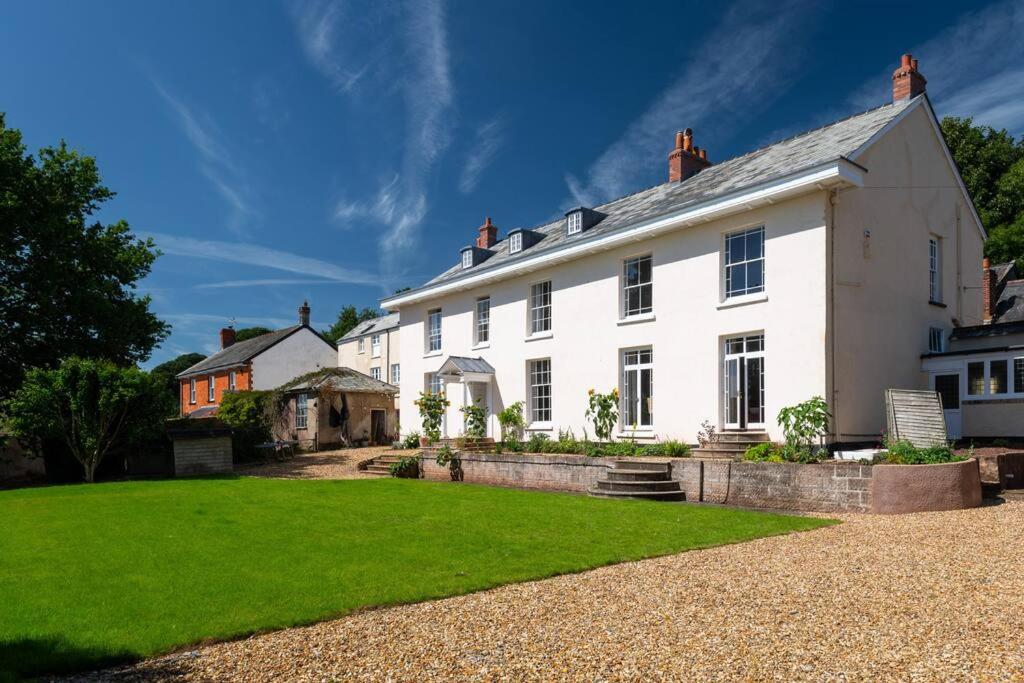 ** NEW** Big House slps 16 Devon, hot tub, Bradninch (updated prices 2025)