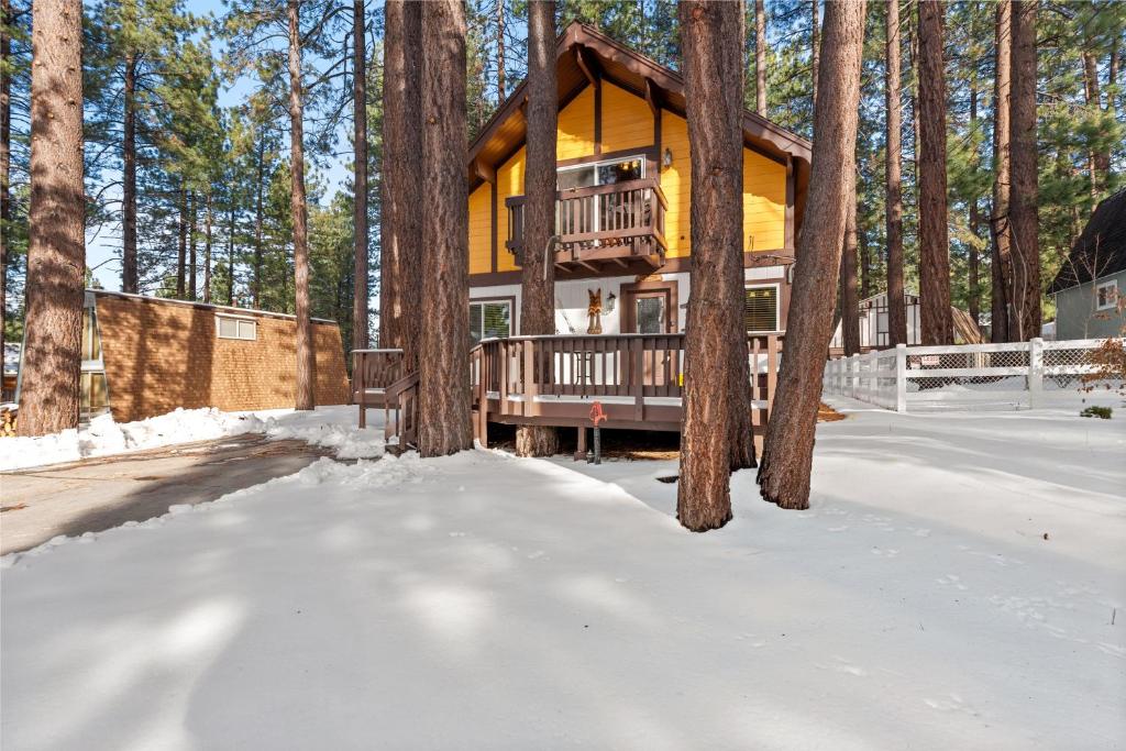 Snow Summit Chalet - Walk to Snow Summit with Hot Tub and Game Room ...
