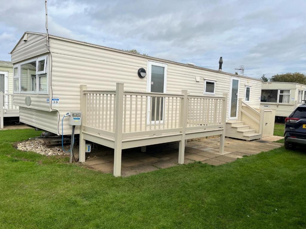 Lovely 8 Berth Caravan At Heacham Beach Park In Norfolk Ref 21039c ...