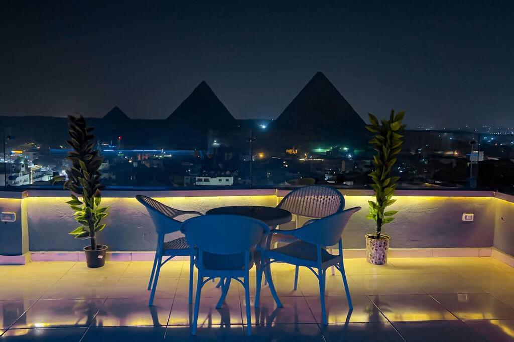 Modern 3BR Full pyramids view Apartment & Free Roof Acsess, Cairo ...