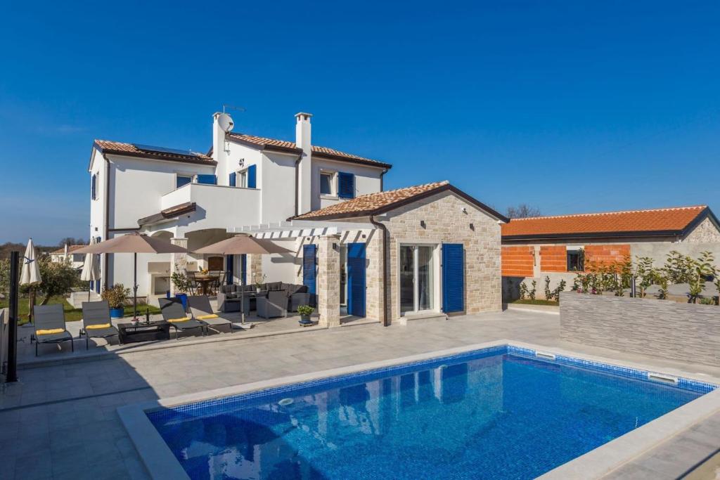 Modern villa Camelia with pool in Porec, Tar (updated prices 2025)