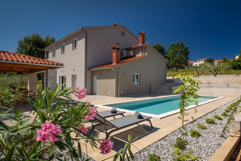 Family villa Casa San Vital with pool in Vizinada, Brig (updated prices ...