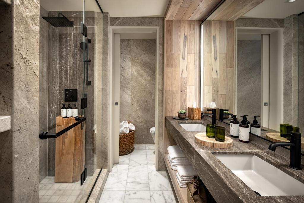 1 Hotel Toronto, Toronto – Updated 2024 Prices