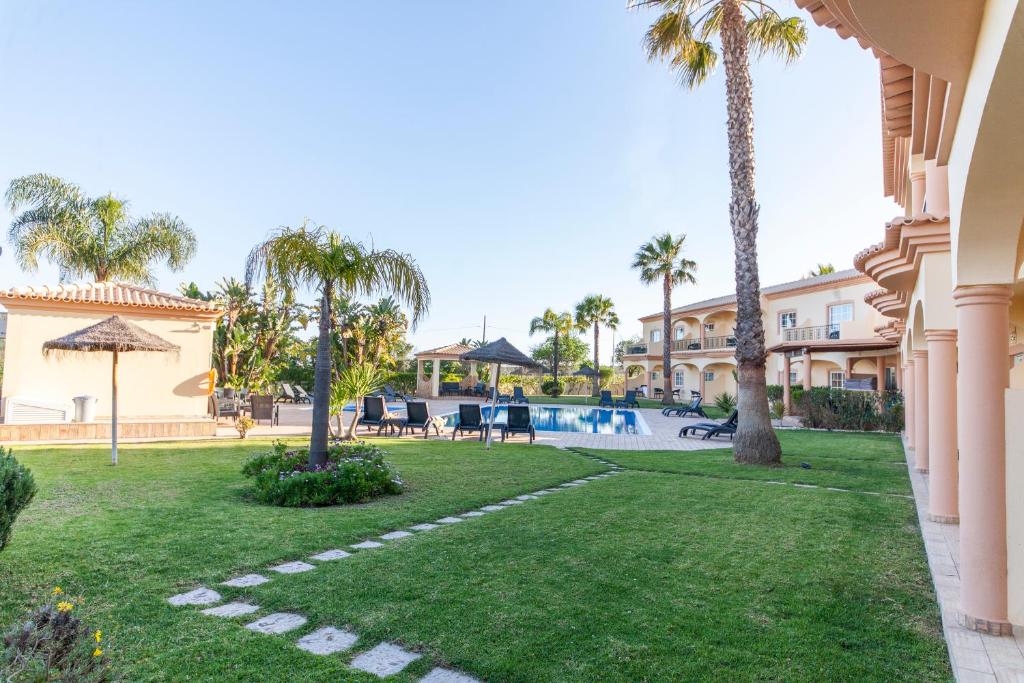 Atalaia Sol Aparthotel - tennis & heated pool in winter, Lagos (updated ...