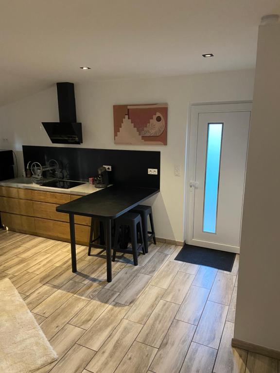 Maison indépendante, Venouse (updated prices 2026)