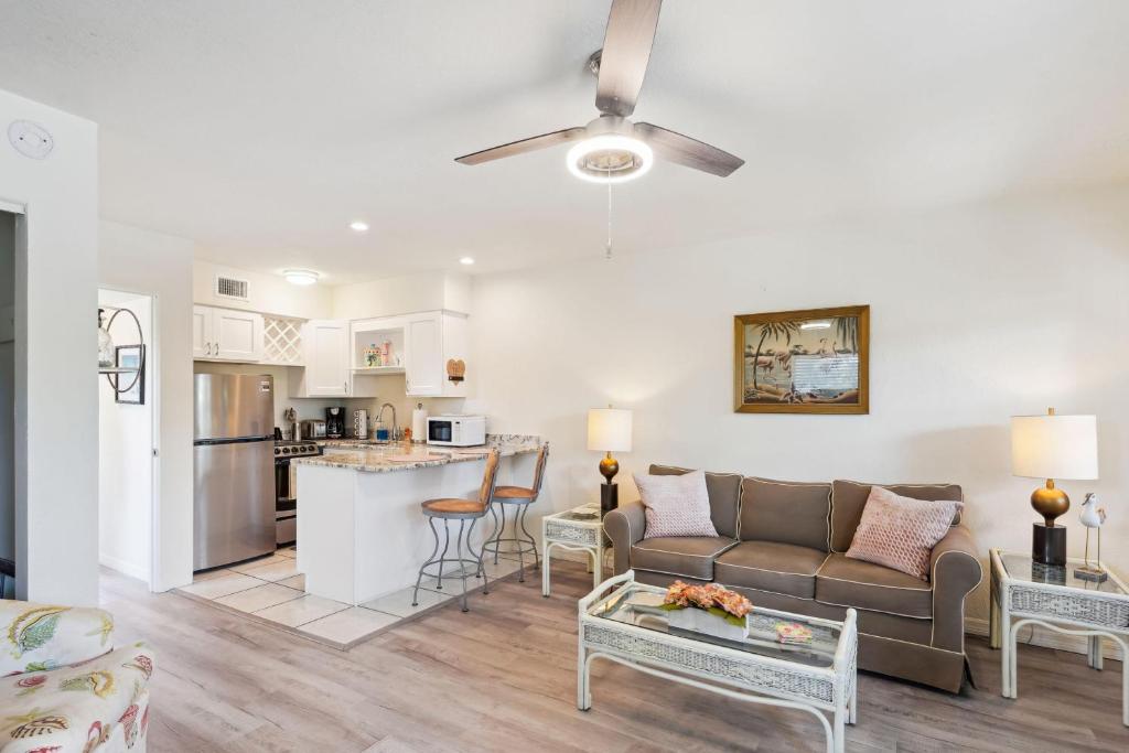 Beach Quarters #5, St Petersburg (updated prices 2026)