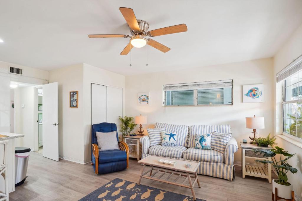 Beach Quarters #2, St Petersburg (updated prices 2026)