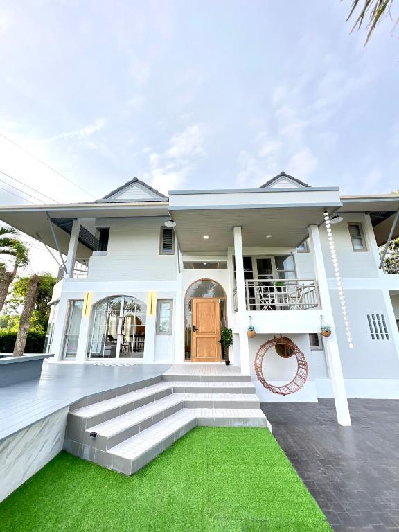 SOVA Vcay Pool Villa, Ban Yai La (updated prices 2026)