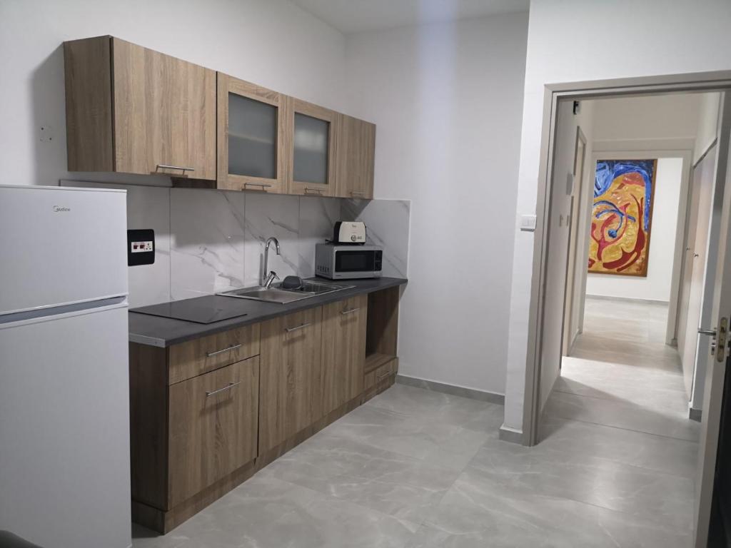 Sun Hall Beach Hotel Apartments, Larnaca (updated prices 2025)