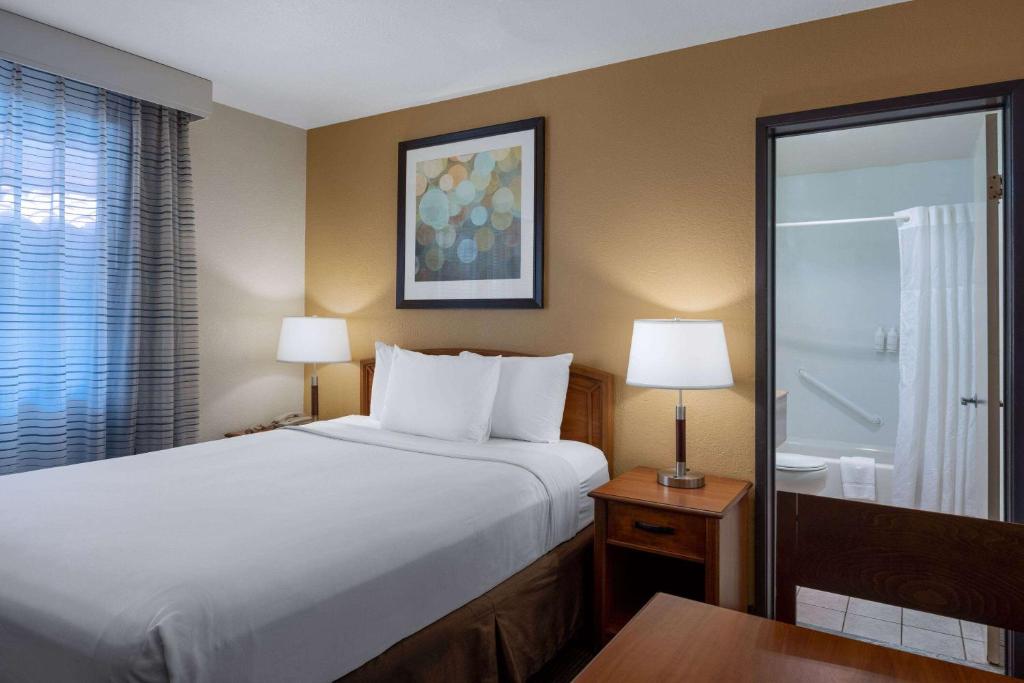 Days Inn by Wyndham Encinitas Moonlight Beach, Encinitas (updated ...