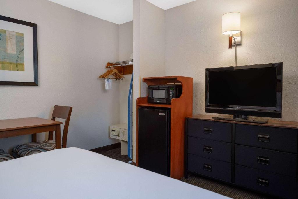 Days Inn by Wyndham Encinitas Moonlight Beach, Encinitas (updated ...