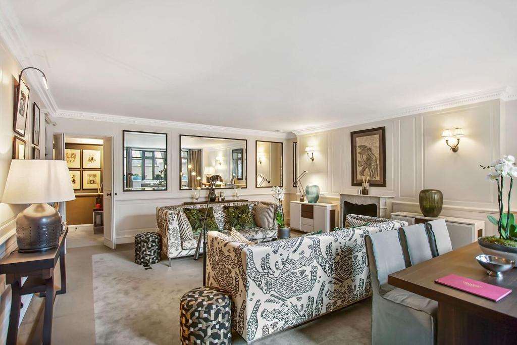 Knightsbridge 3-bed 2-bath by Harrods, London (updated prices 2024)