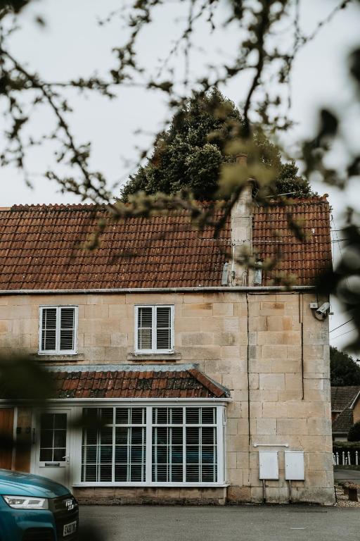 Retreat on the Green, Holt (updated prices 2026)