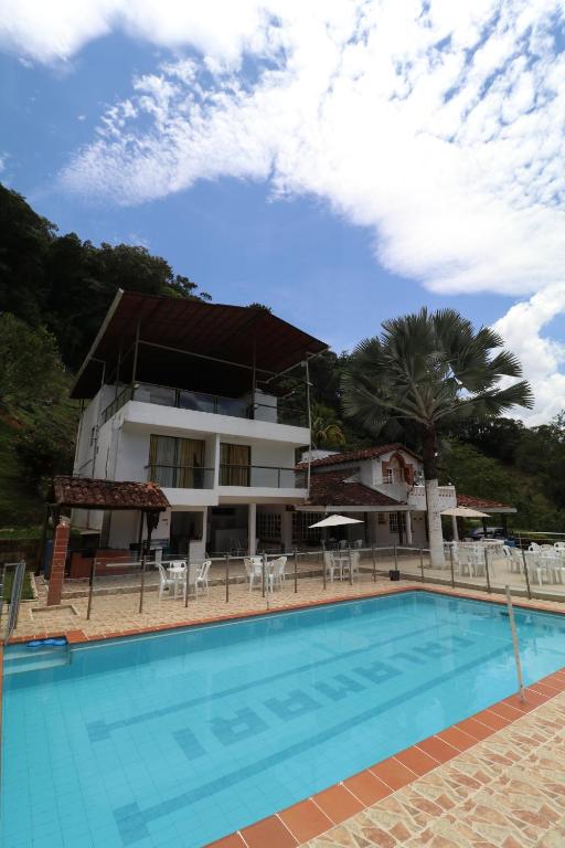 Hermosa Casa de Campo en medio de la naturaleza con Rio privado en ...