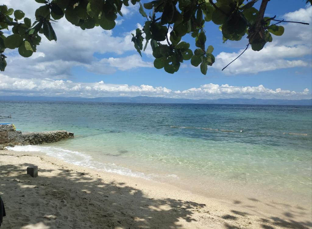 Beach House at Carolina del Mar, Samboan (updated prices 2024)