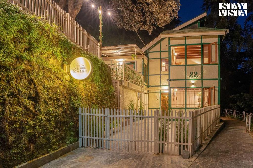 The Little House by VEO - 3 BR villa with panoramic view, Shimla ...