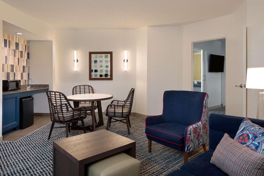 DoubleTree Suites by Hilton Orlando at Disney Springs, Orlando (updated ...