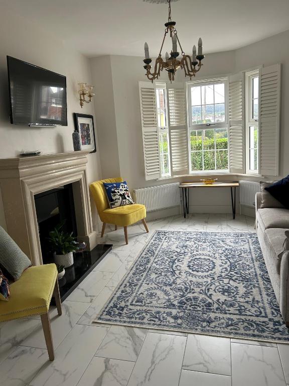 The White House, Newry (updated prices 2025)