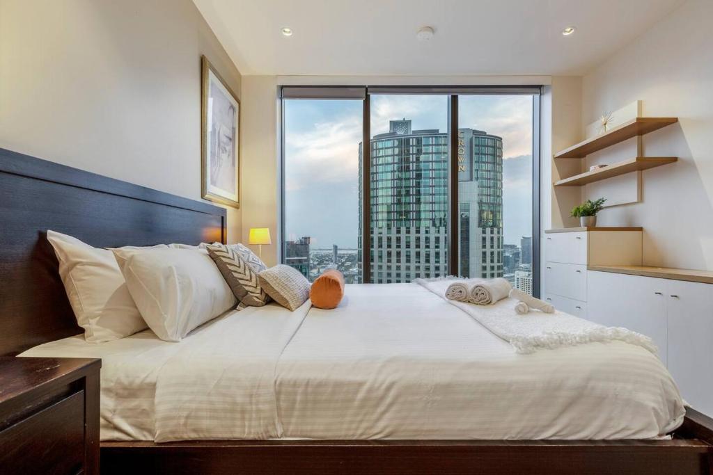 Spectacular Panoramic City Views in Sky-High LUXE, Melbourne (updated ...